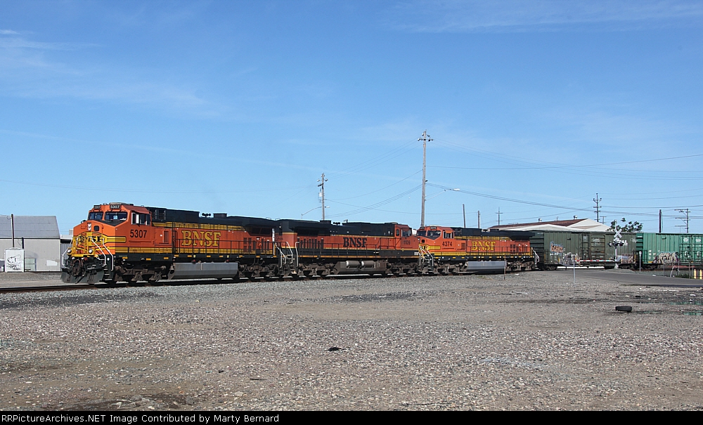 BNSF 5307, 1109, and 4374 on the NE Leg of the Wye Changing for the UP to BNSF Trackage